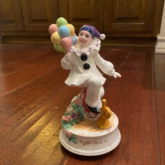 Accents | Yamada Originals Schmid Porcelain Clown Holding Balloons ...